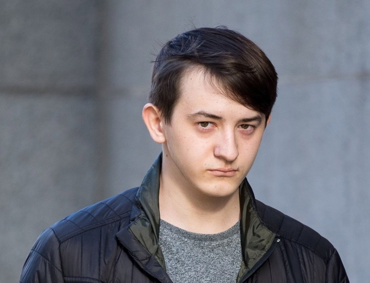 El adolescente que hackeó a la CIA y al FBI tendrá que pagarlo muy caro