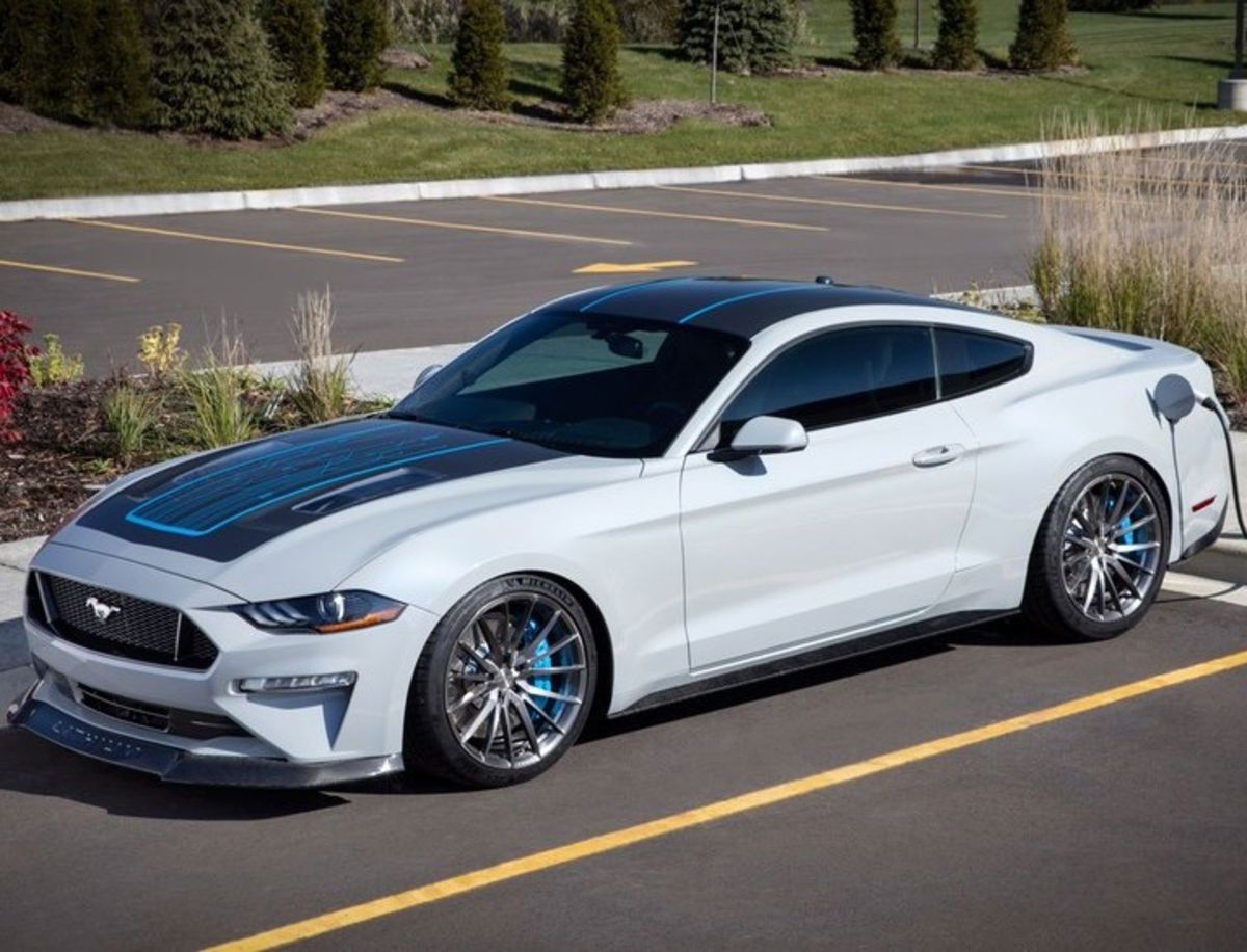 Ford Mustang Lithium, el muscle car eléctrico y manual