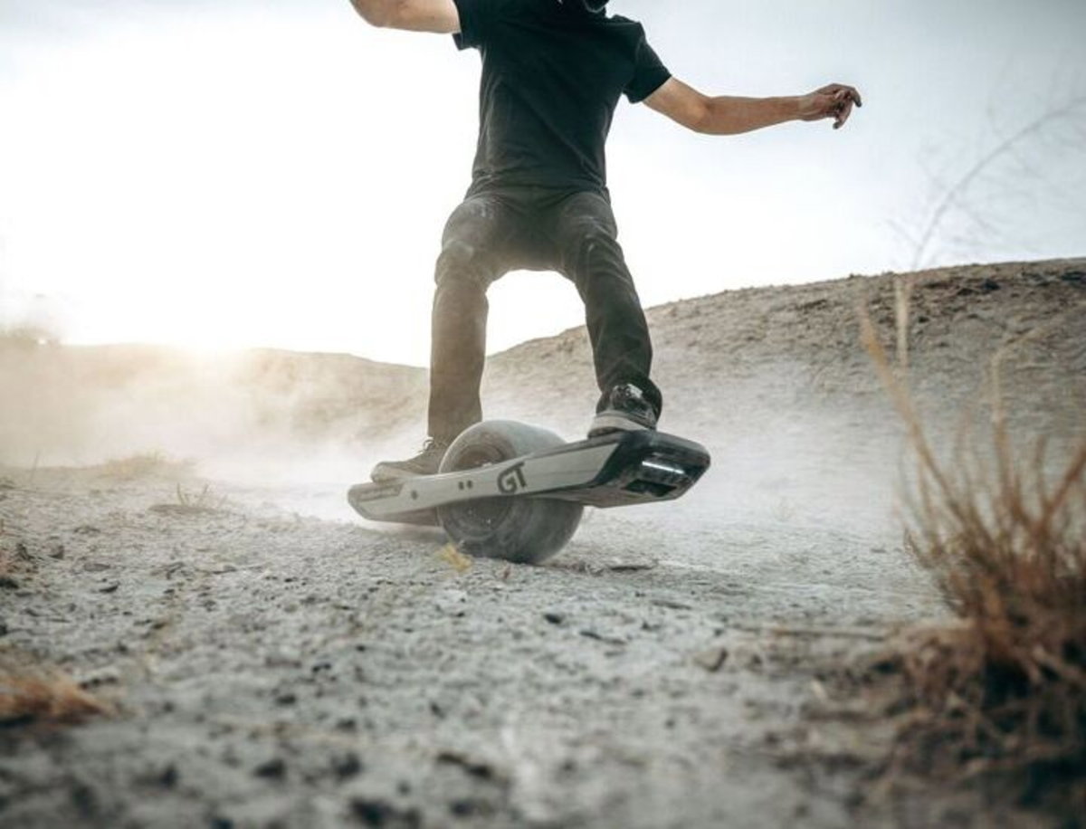 Onewheel GT, el hoverboard de una rueda ya es todoterreno