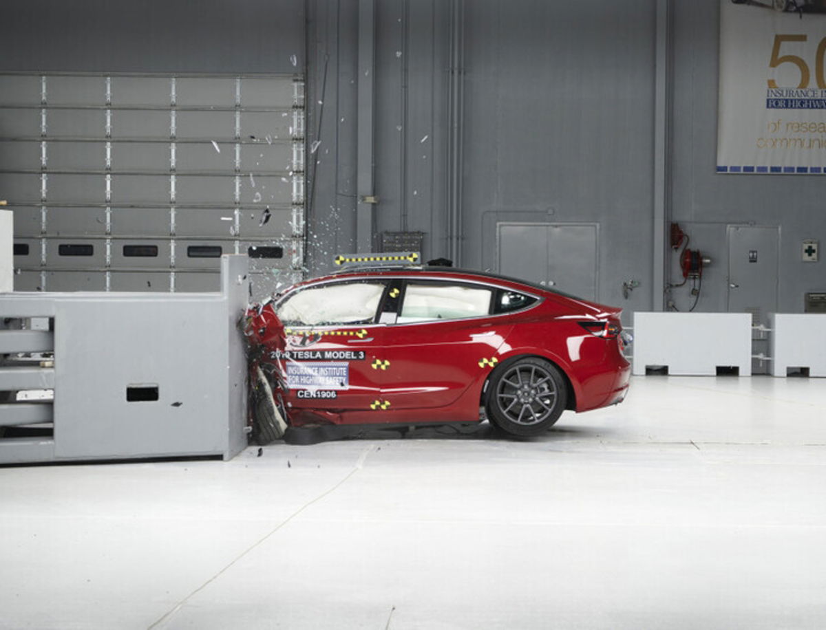 Tesla Crash Lab, así se consigue ser la marca más segura del mundo