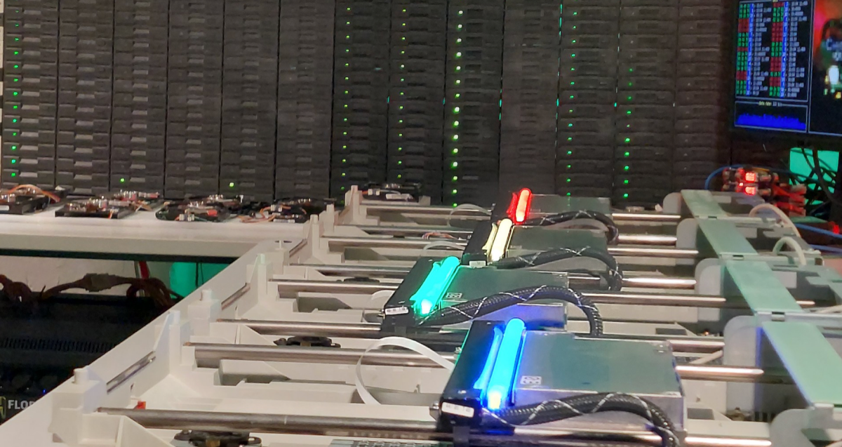 Así es Floppotron 3.0, una auténtica orquesta de hardware que reproduce ...