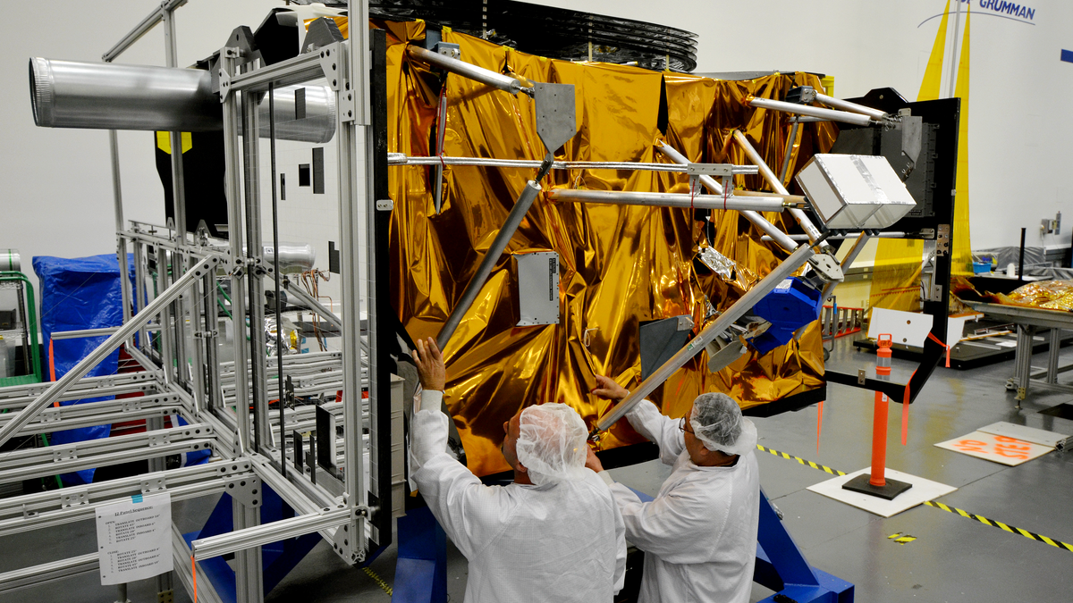 El universo cabe en un SSD de 68GB: así es el telescopio James Webb de ...