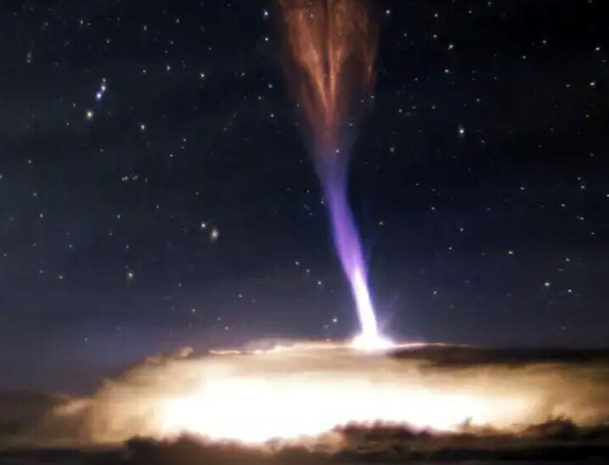 Relámpagos invertidos: en qué consisten y cómo se forman en una ...