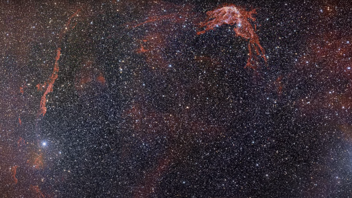 Esta espectacular imagen muestra el eco de una supernova que estalló en ...