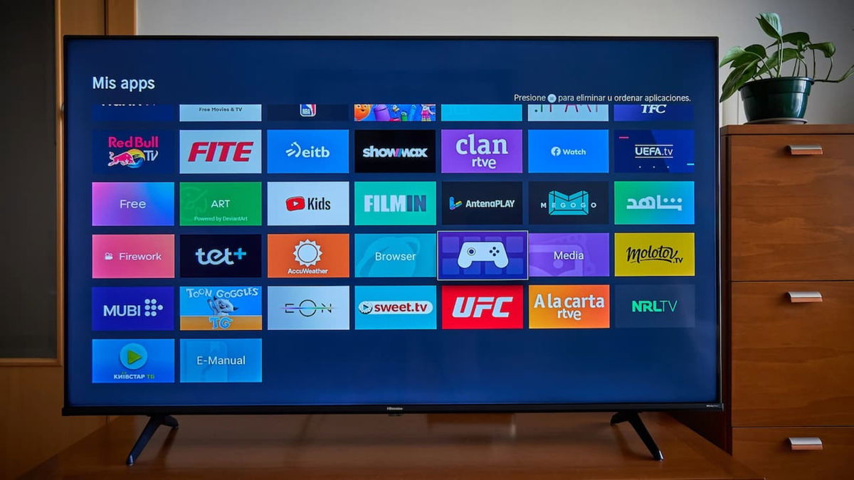 Cómo descargar e instalar apps en una TV de Hisense
