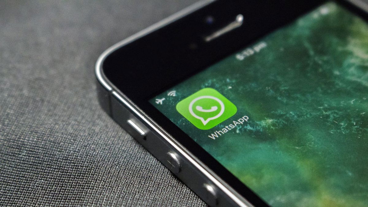 Meta está trabajando para que los usuarios de WhatsApp puedan hablar con los de Telegram y iMessage